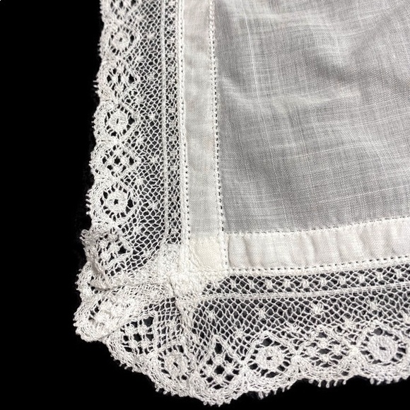 Accessories | Vintage White Lace And Linen Hankies Set Of 3 | Poshmark